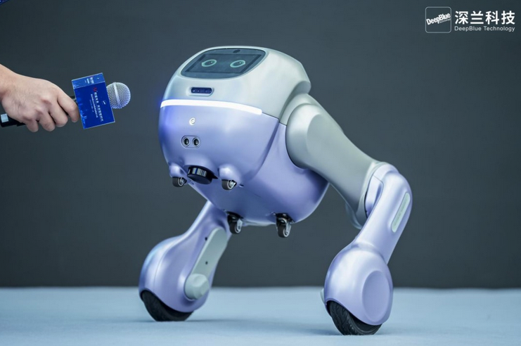 深蘭科技、独自LLM搭載の家庭用コンパニオンロボット発表 | AAiT