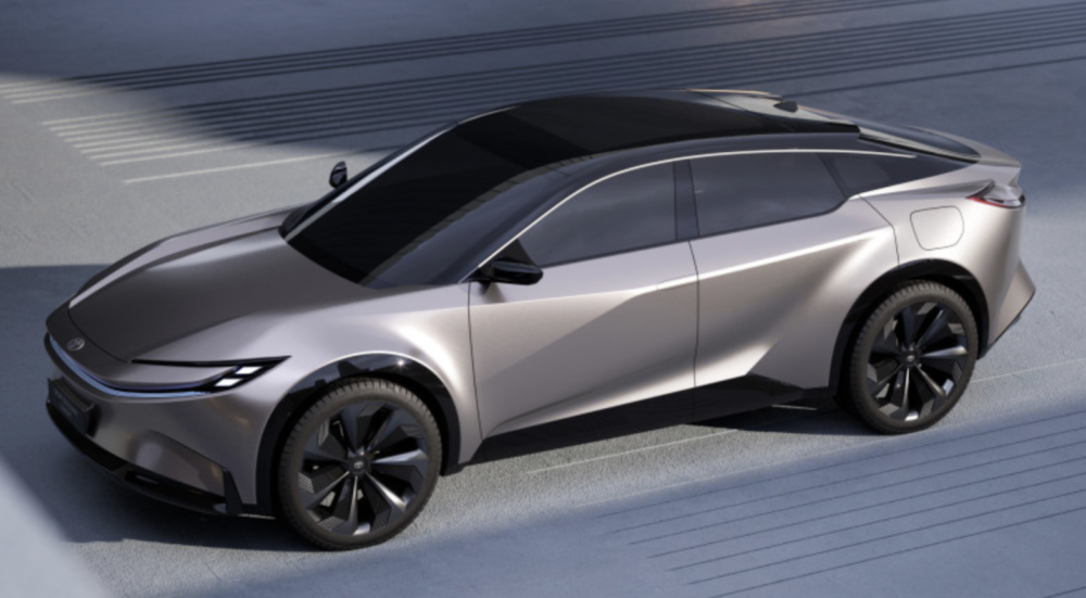 トヨタ、BYDと共同開発の欧州向け新型EV「Sport Crossover」発表 | AAiT